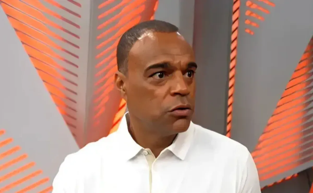 Denílson critica arbitragem polêmica de Palmeiras x Cruzeiro