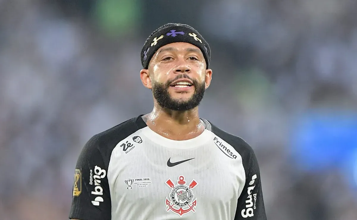 Memphis Depay e Coutinho discutem no 1º tempo de Vasco x Corinthians