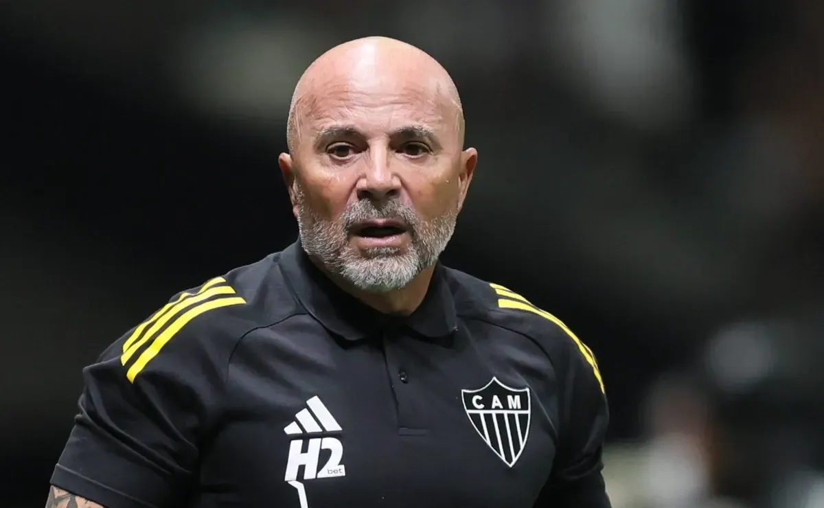 Samapoli causa e Victor Hugo pode trocar Santos pelo Atlético-MG