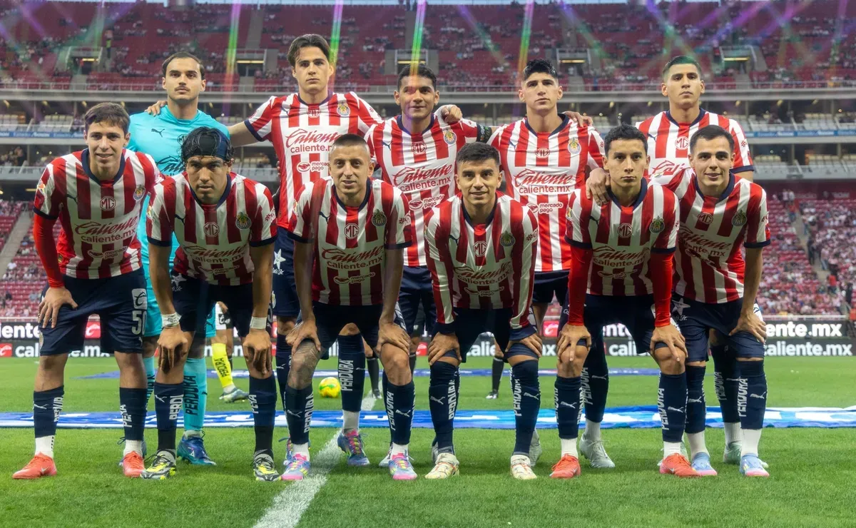 Teun Wilke sólo jugó nueve minutos con Gabriel Milito en Chivas