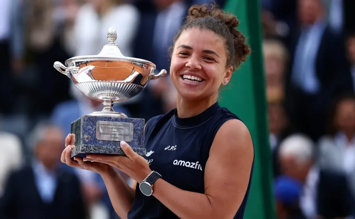 Jasmine Paolini makes history as she stuns Coco Gauff at the Rome Open ...
