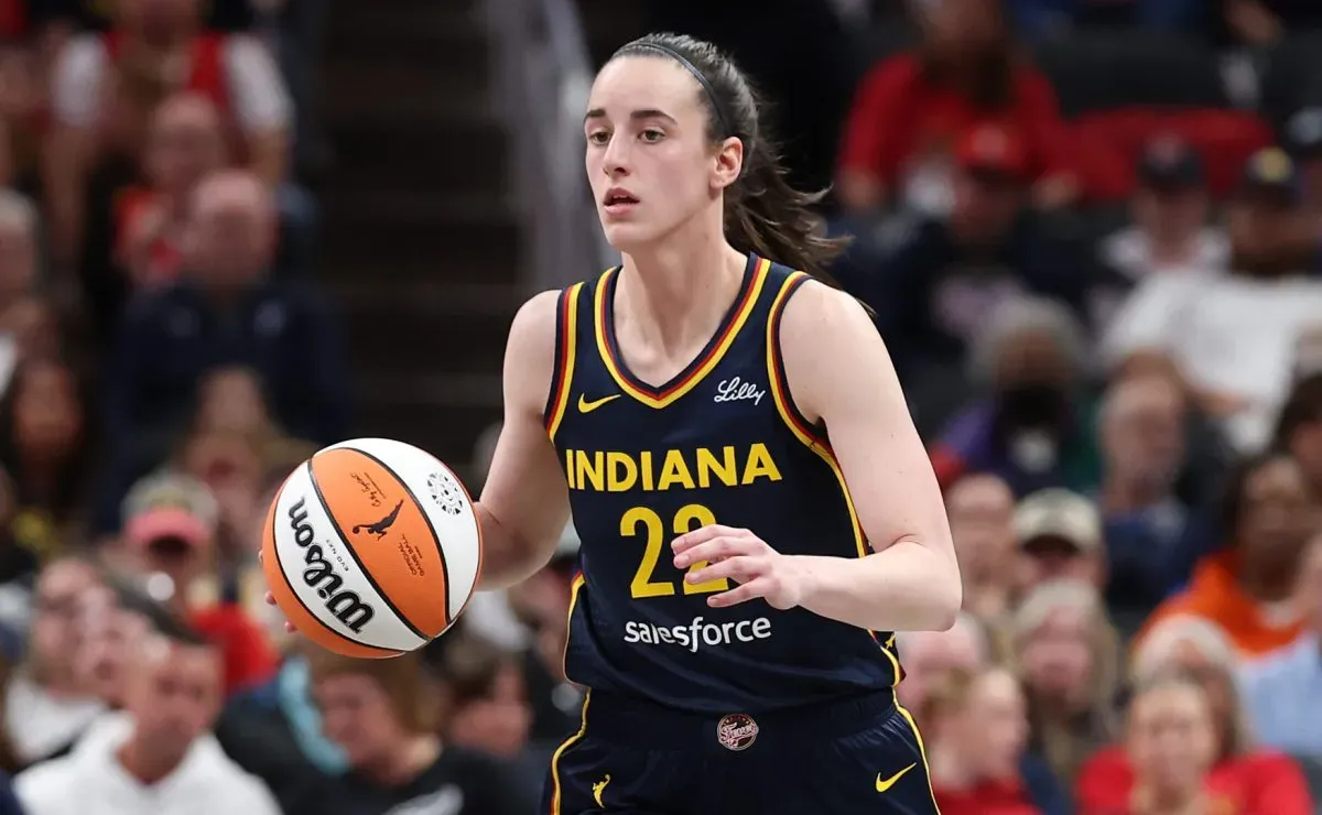 WNBA star Caitlin Clark reaches new milestones in Indiana Fever’s loss ...