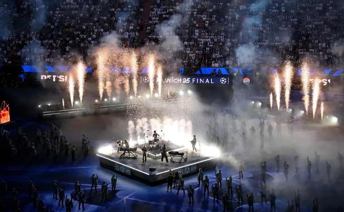 How many people were involved in the 2025 UEFA Champions League Kick ...