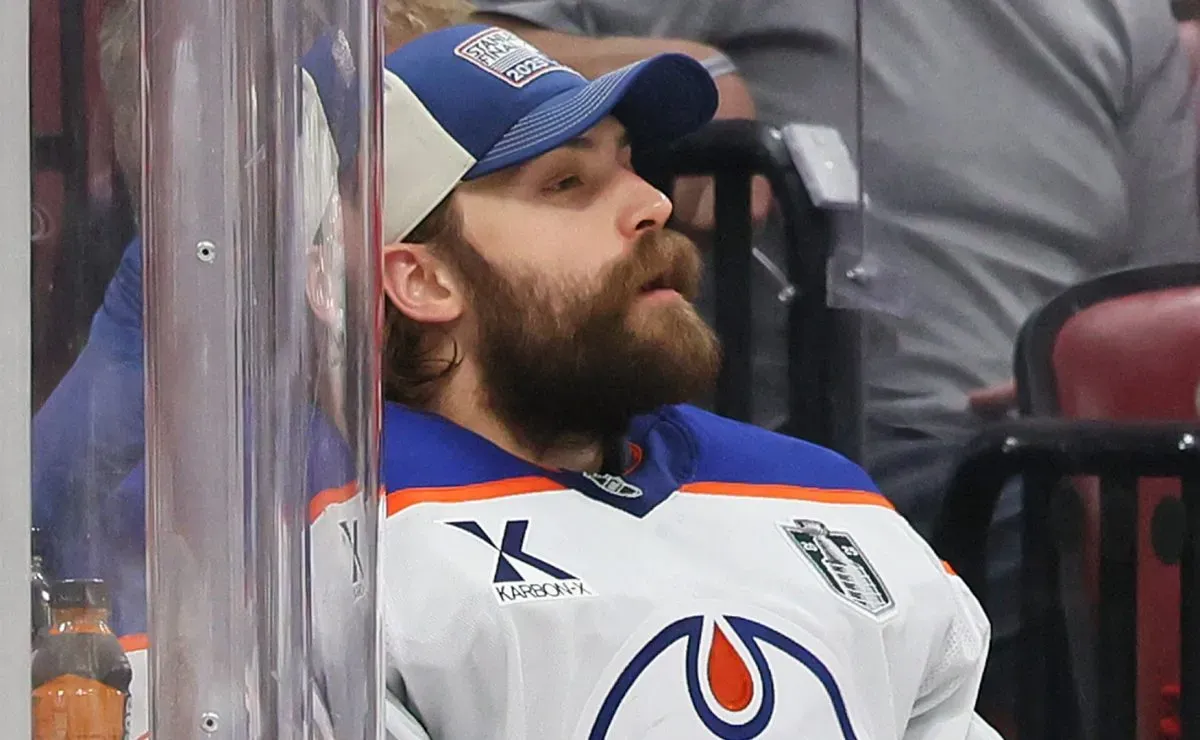 Oilers coach explains ‘Unfortunate’ call to pull Stuart Skinner in Game ...