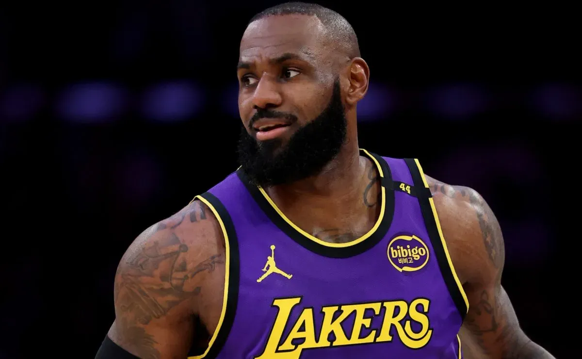 LeBron James set to make NBA history with two all-time records after reportedly opting in with ...