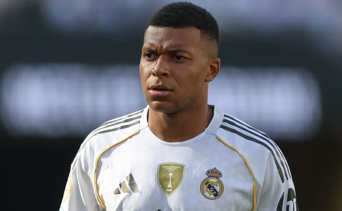 Is Kylian Mbappe playing today for Real Madrid vs PSG at FIFA Club ...