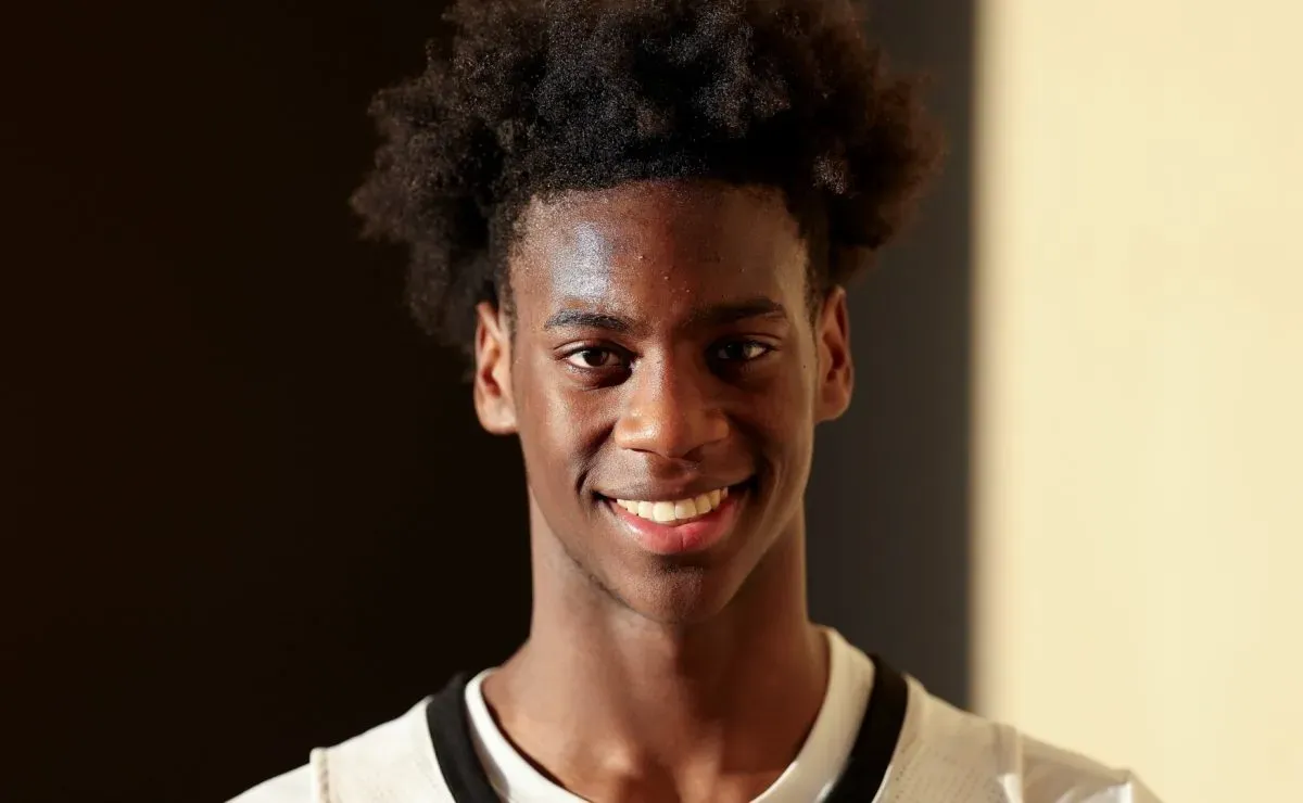 AJ Dybantsa's profile: Age, height, family, career highlights and all of the BYU sensation ...