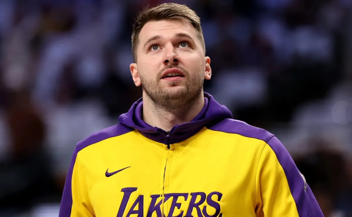 Luka Doncic makes unexpected gesture after signing $165M extension with the Los Angeles Lakers ...
