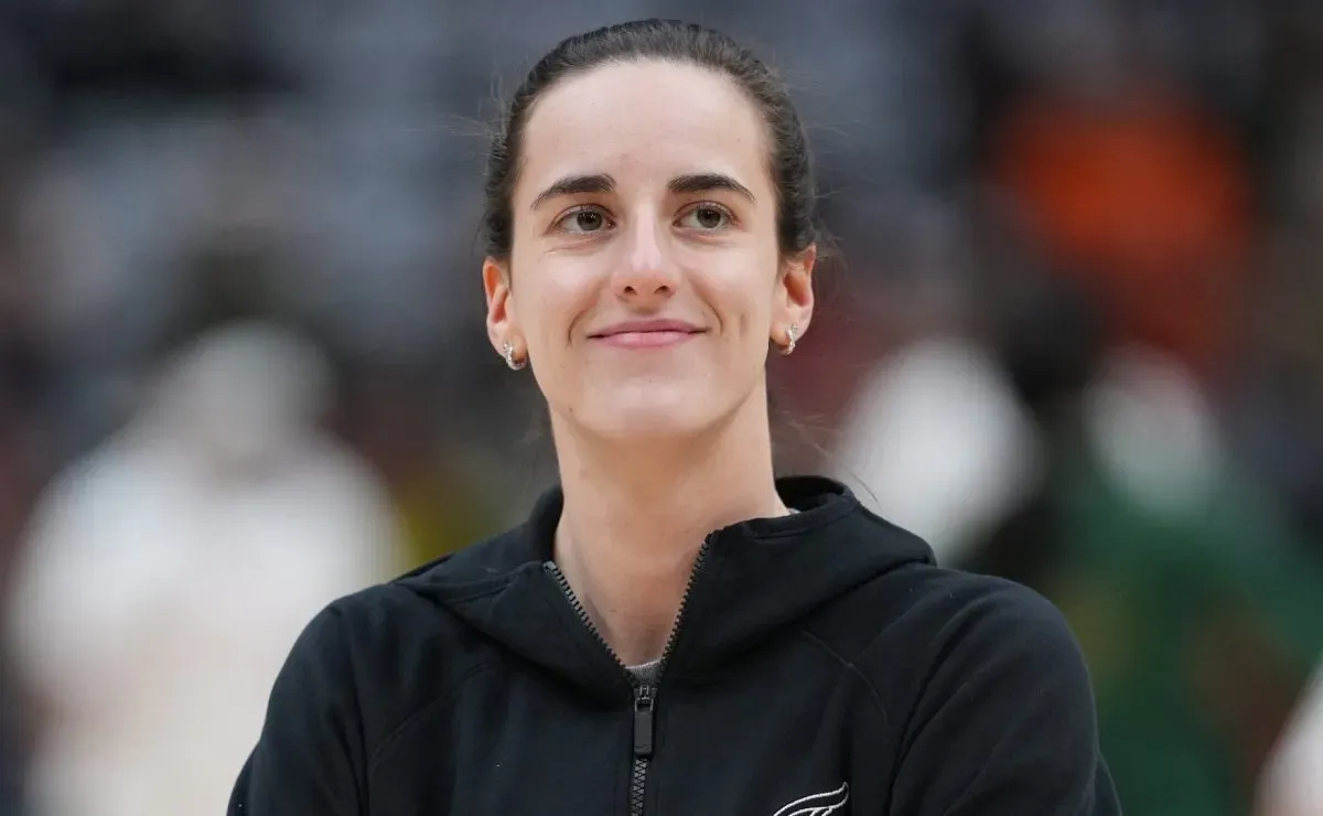 Is Caitlin Clark playing for Indiana Fever vs Los Angeles Sparks today ...