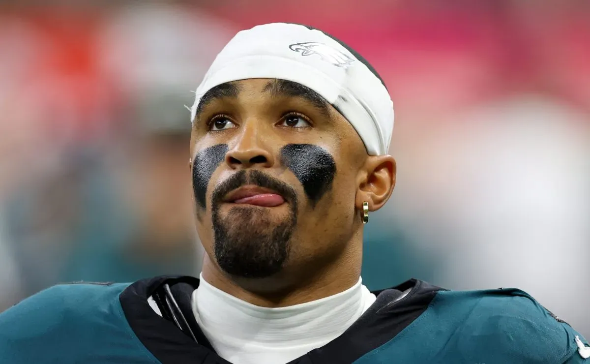 Are Jalen Hurts and Shedeur Sanders playing today in Eagles vs Browns ...