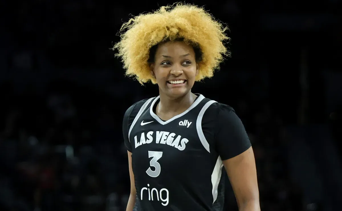 NaLyssa Smith's contract and salary: How much does the Las Vegas Aces ...