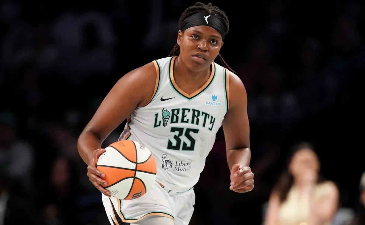 Jonquel Jones' contract with the New York Liberty: Her salary and ...