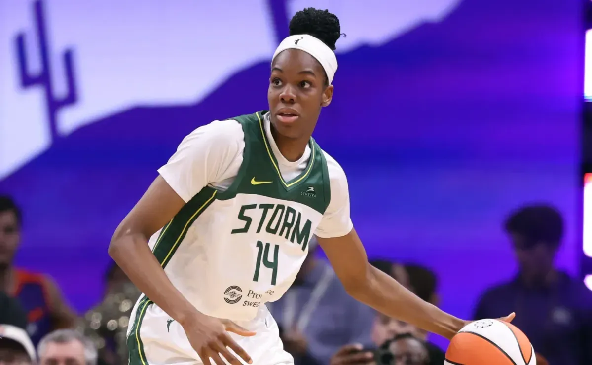 Dominique Malonga's profile: Who is the Seattle Storm center? Age ...