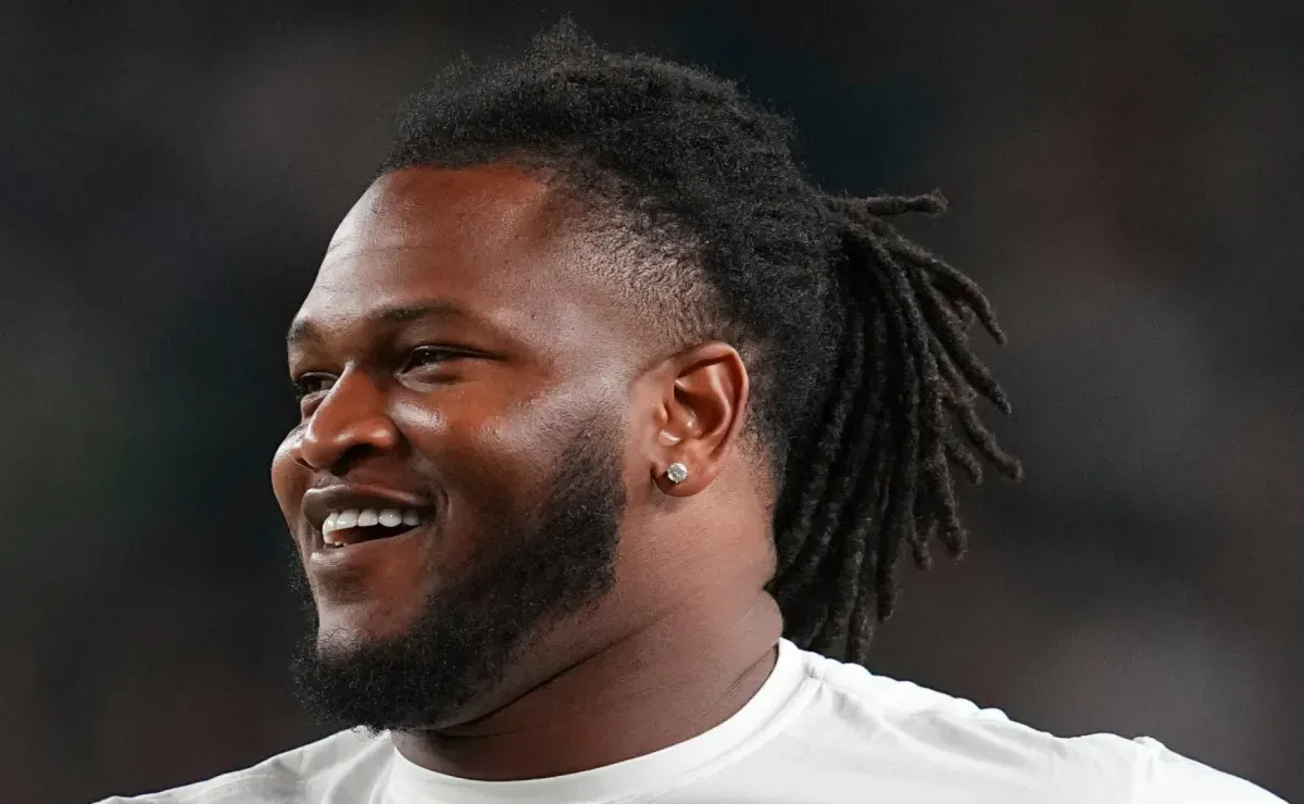 Jalen Carter reveals if Dak Prescott provoked him before spitting incident during game between ...