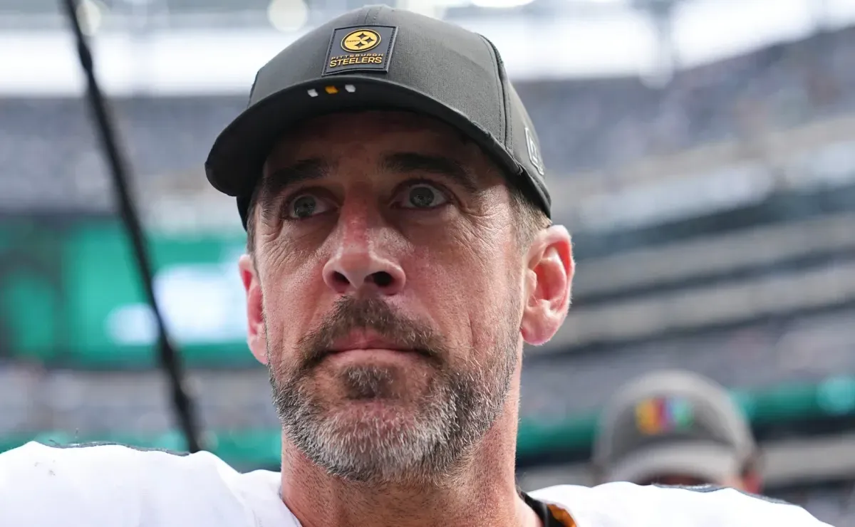 Aaron Rodgers takes a massive shot at Aaron Glenn and Jets after Steelers win over Justin Fields ...