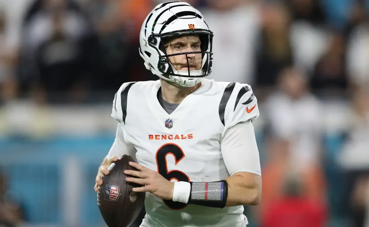 Jake Browning's profile: Age, height, love life, career and all about ...