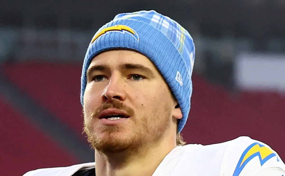 Justin Herbert teammate caught crying by Jim Harbaugh during second ...