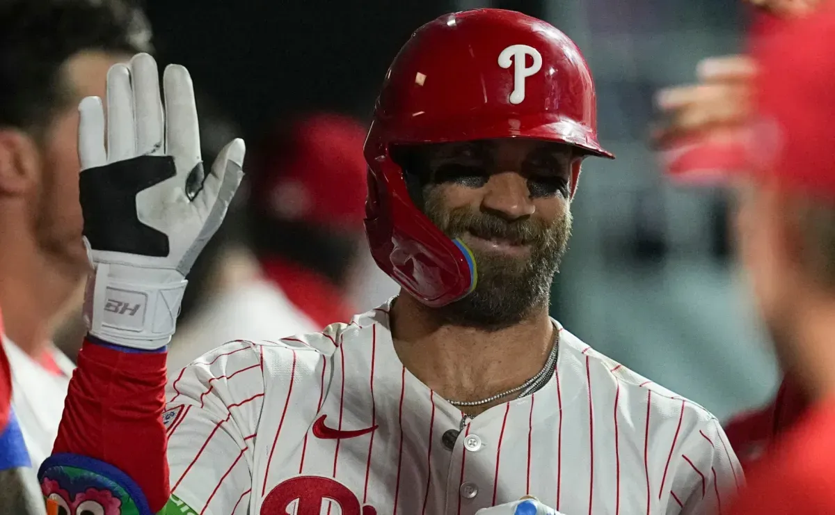 Bryce Harper delivers three-word message after Phillies clinch back-to-back NL East titles ...