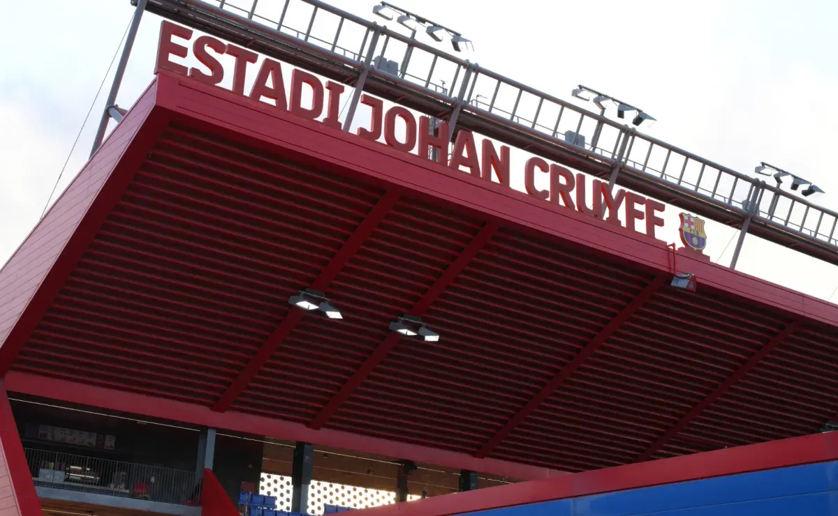 Why are Barcelona playing Getafe at Estadi Johan Cruyff and not at ...