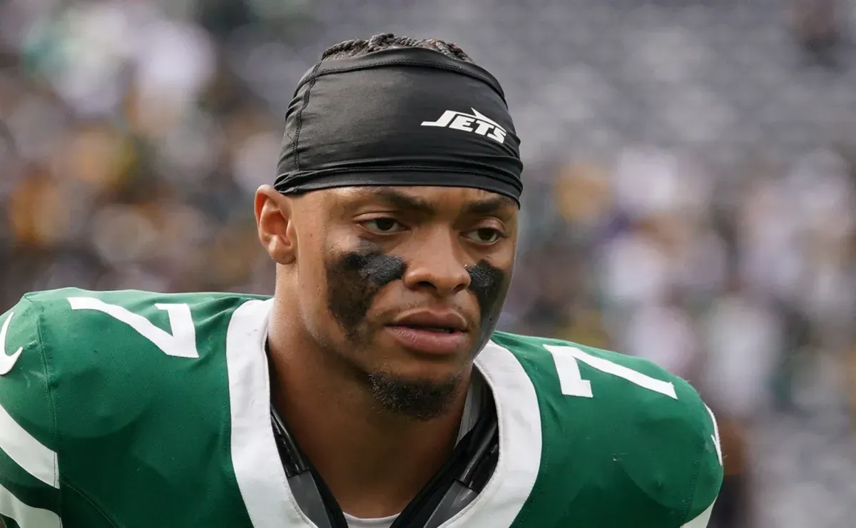 Jets and Aaron Glenn receive latest update on Justin Fields’ injury ...