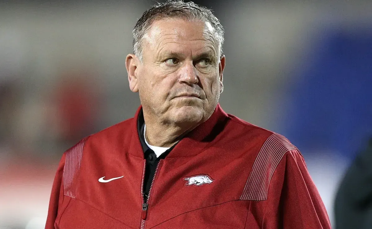 Sam Pittman provides devastating injury update on Razorbacks’ WR Jalen ...