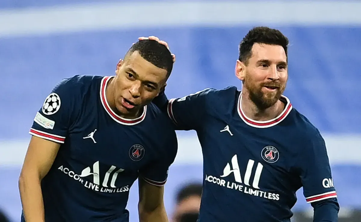 Kylian Mbappe makes huge admission about playing with Lionel Messi ...