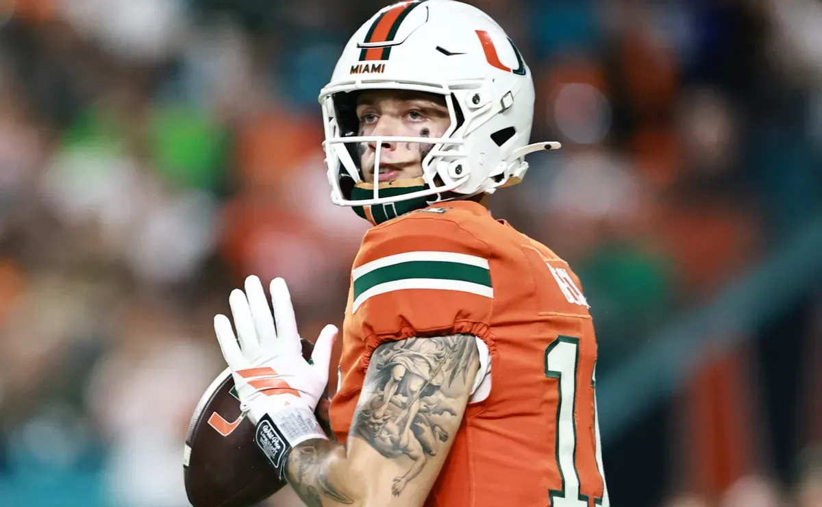 Fans strongly react to Carson Beck’s performance after the Hurricanes ...