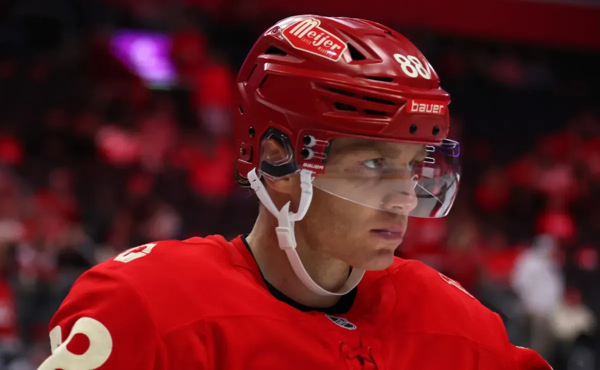 NHL News: Red Wings' Todd McLellan provides key injury update on star ...