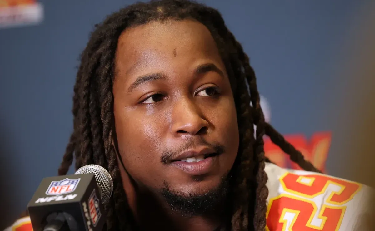 Is Kareem Hunt playing today for Chiefs vs Commanders on MNF in Week 8 ...