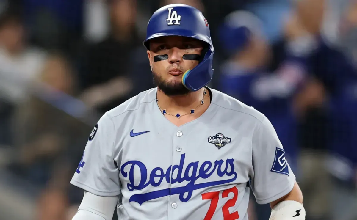 Dodgers' Miguel Rojas finally shares the story behind his viral ...