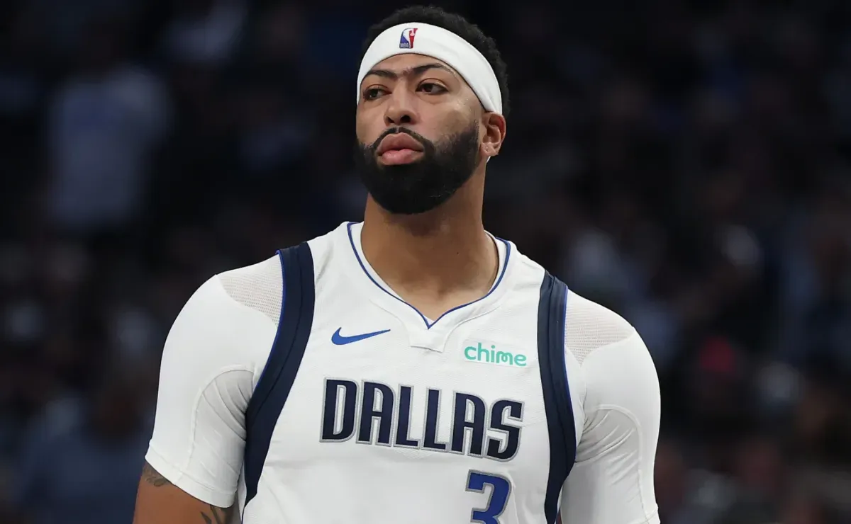 Is Anthony Davis playing tonight, November 8, for the Mavericks vs ...