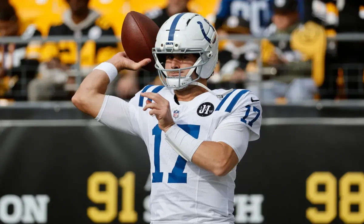 How many fans are attending the Colts vs Falcons Week 10 game in Berlin ...