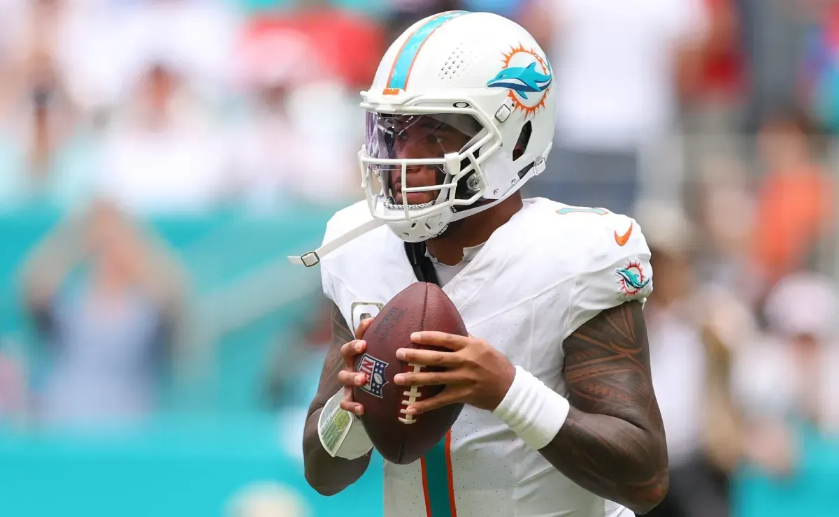 How many fans are attending the Dolphins vs Commanders Week 11 game in ...