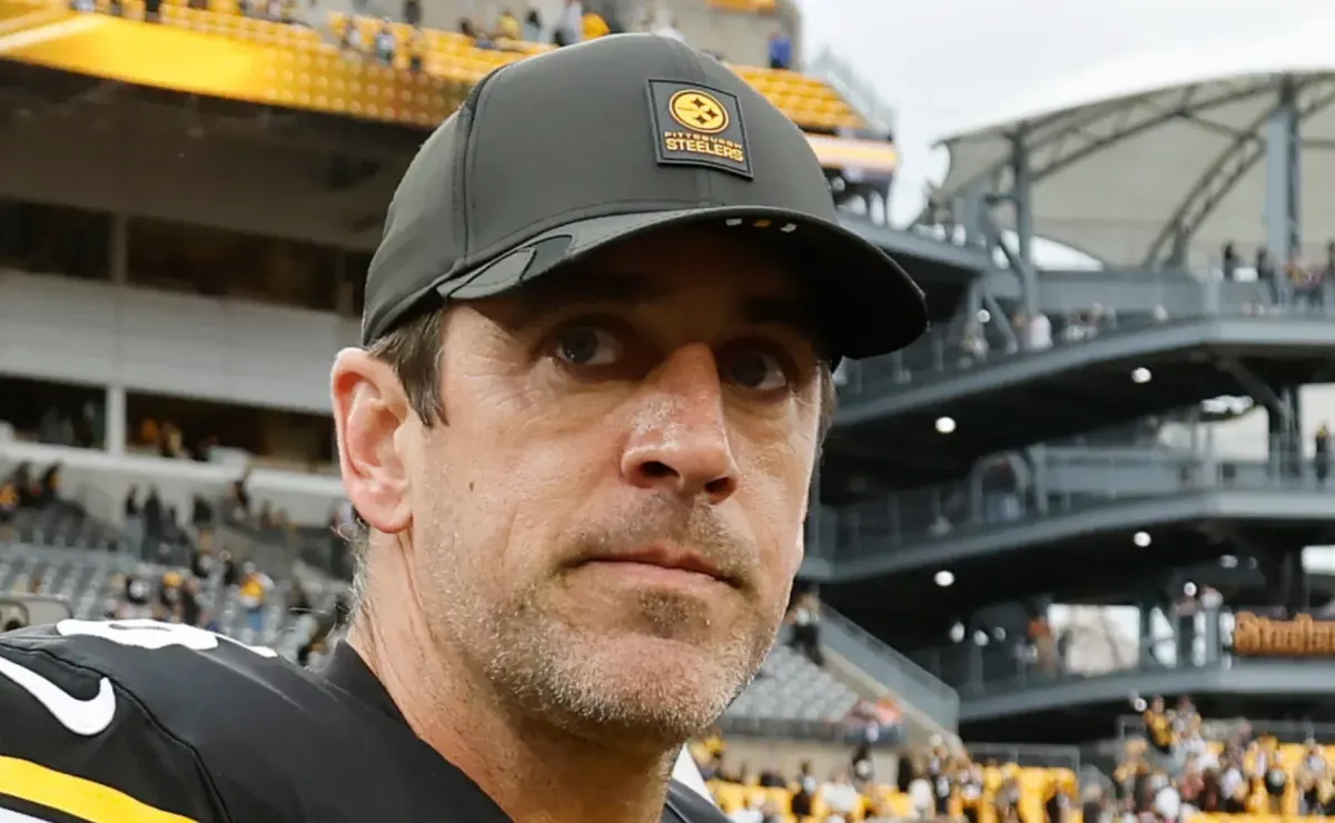 Aaron Rodgers gives Ben Johnson a lot of bulletin board material before ...