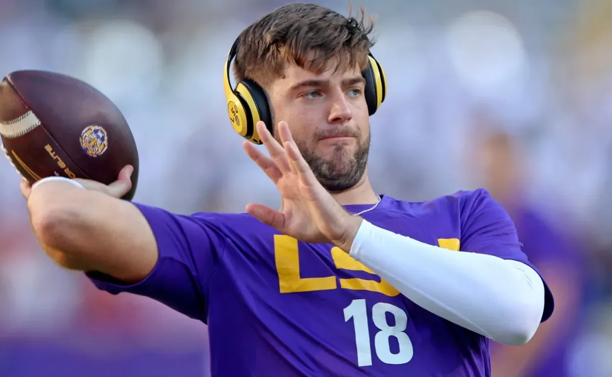 Is Garrett Nussmeier playing today for LSU vs Western Kentucky ...
