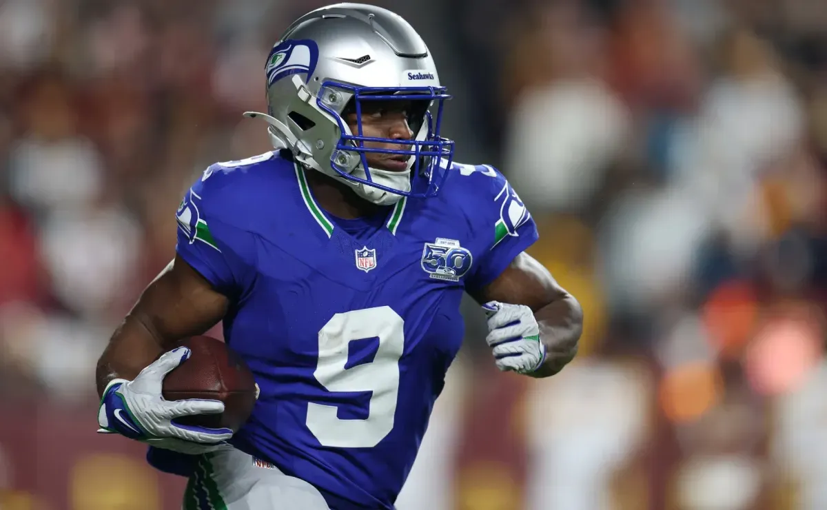 Is Kenneth Walker III playing today for Seahawks vs Titans in Week 12 ...