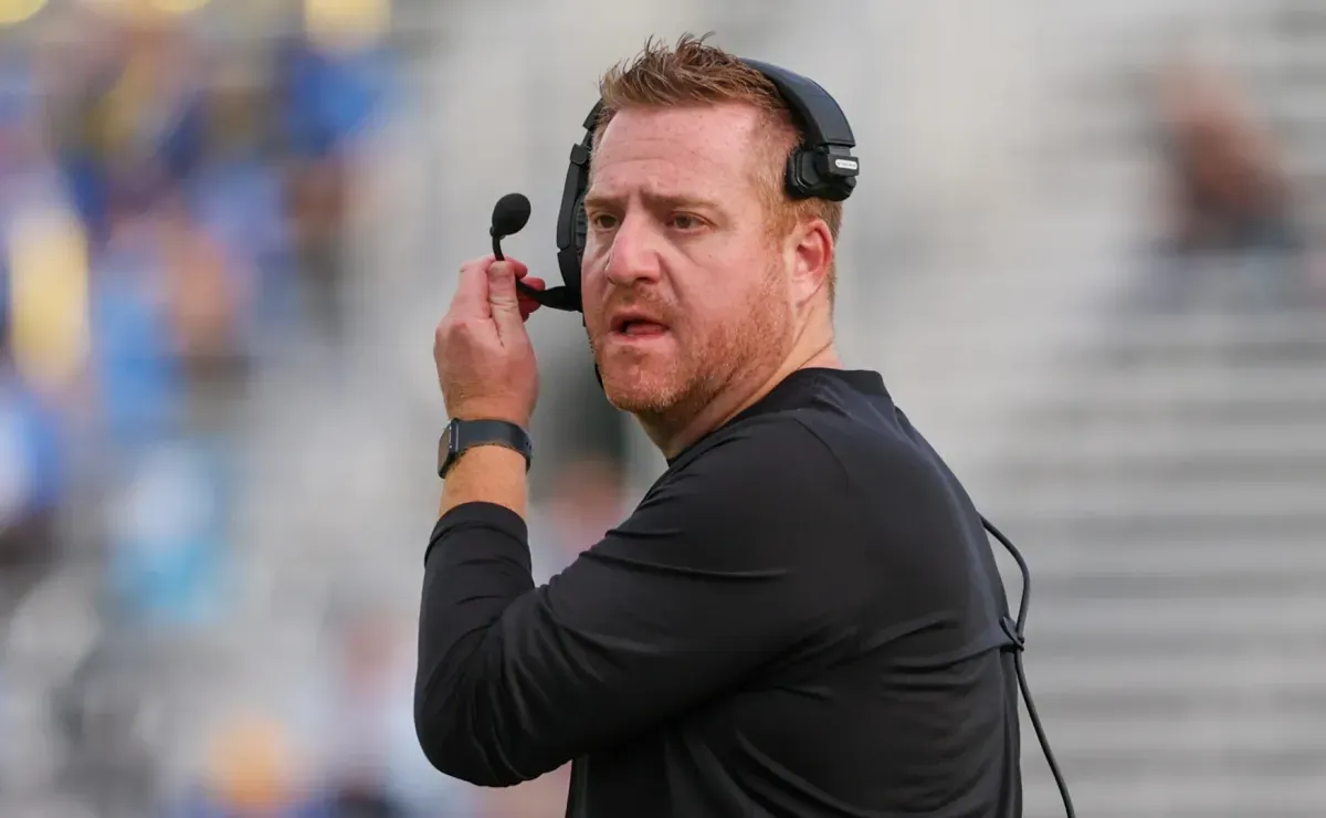 Auburn new HC Alex Golesh bid farewell with one word before leaving ...