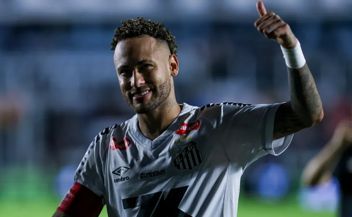 Neymar steps up with heroic hat-trick, gives Santos crucial win in ...