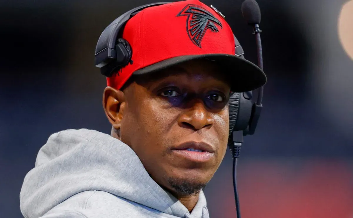 Raheem Morris shuts down 'irrelevant' potential staff changes - Bolavip US