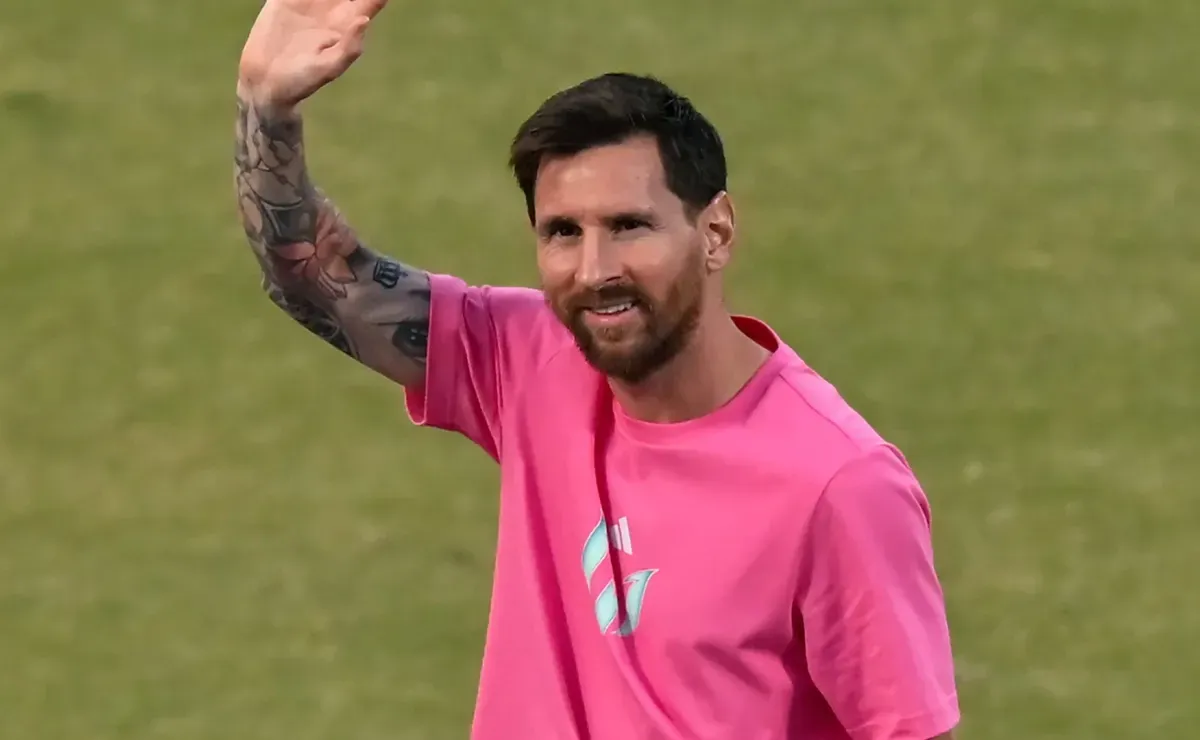 Lionel Messi snubs Argentina teammate with first vote for FIFA The Best ...