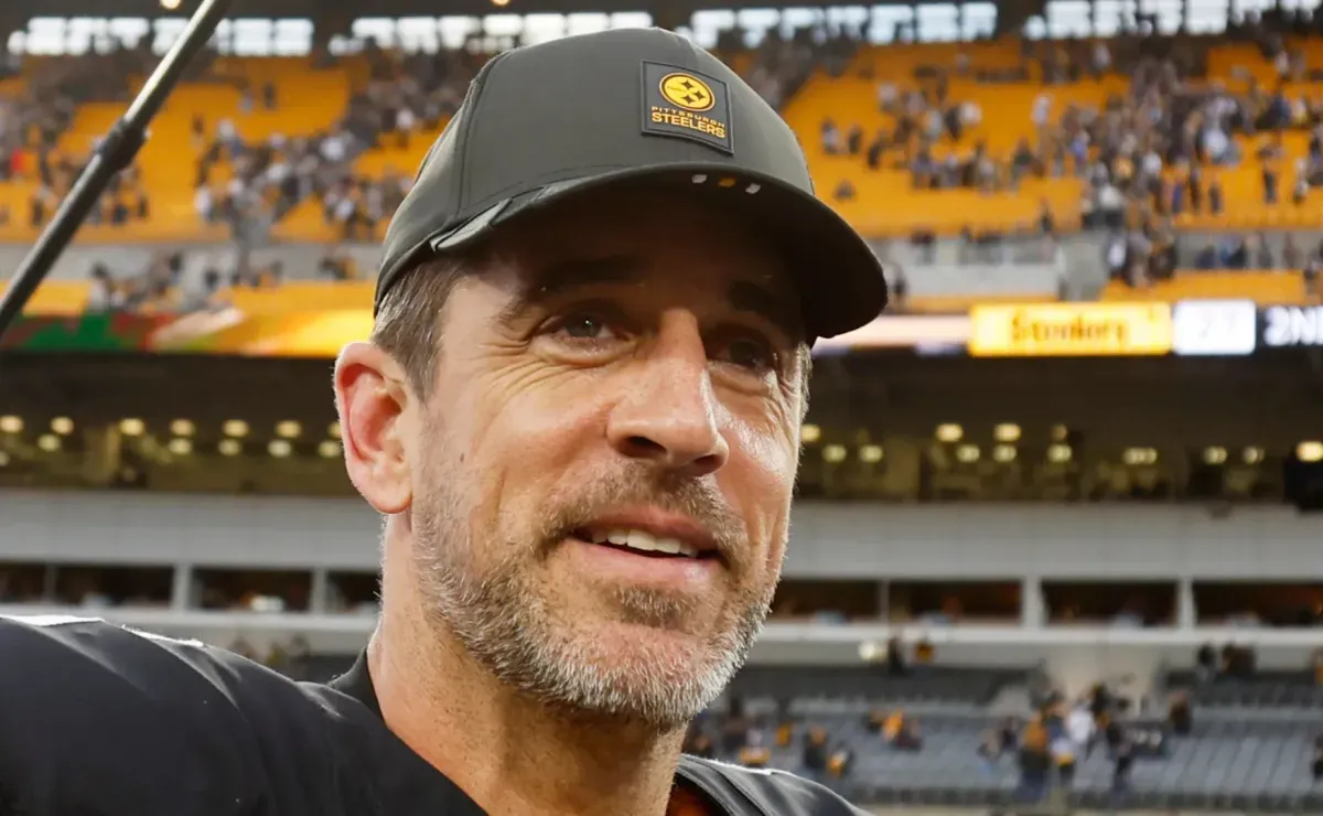 Aaron Rodgers sets the record straight on his QB role in Tush Push with ...