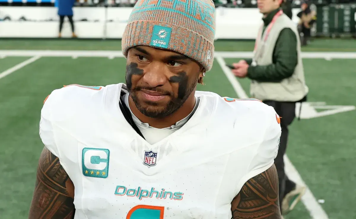 Why is Quinn Ewers and not Tua Tagovailoa playing today for Dolphins vs ...