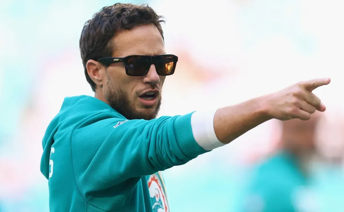 Mike McDaniel makes something clear about recent reports regarding his ...