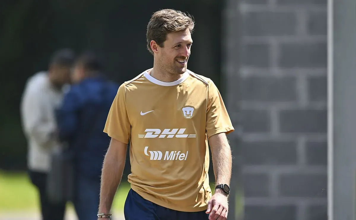 Alex Larrea, auxiliar de Efraín Juárez, minimizó la derrota de Pumas