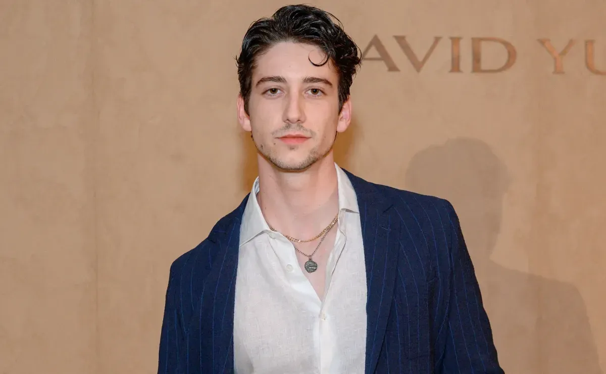 Who Has Milo Manheim Dated? Inside the Actor’s Romantic Timeline ...