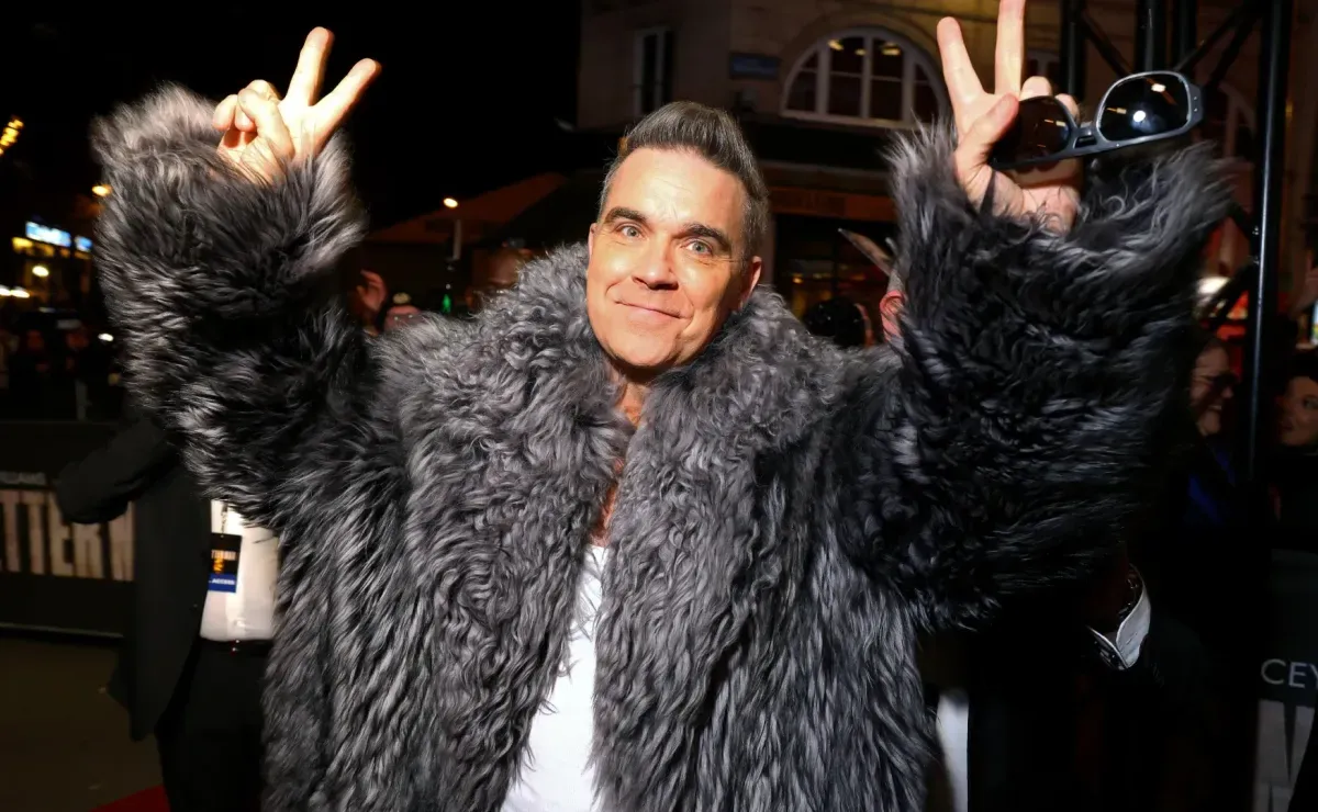Robbie Williams’ Path to the Peak: From Breakout Hits to Global Anthems ...