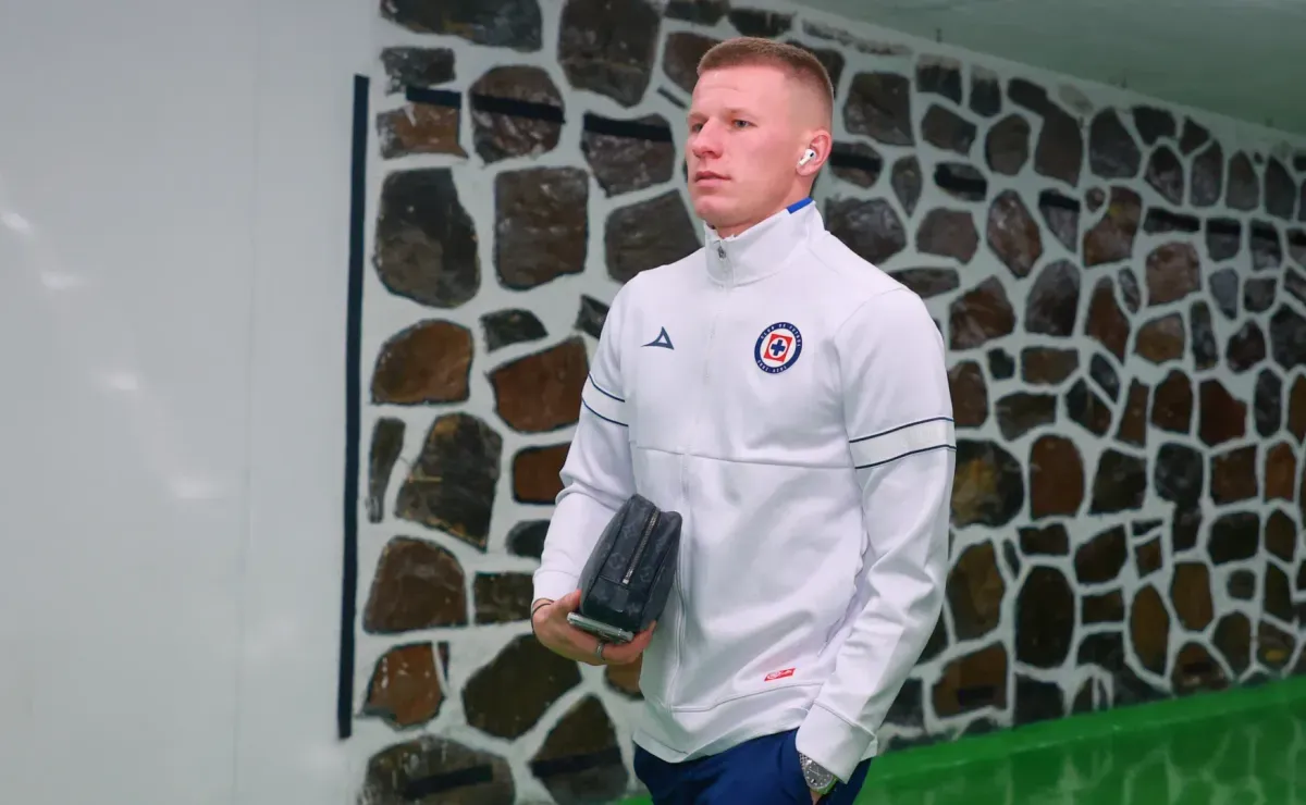 Mateusz Bogusz regresó a México y Cruz Azul definirá su futuro