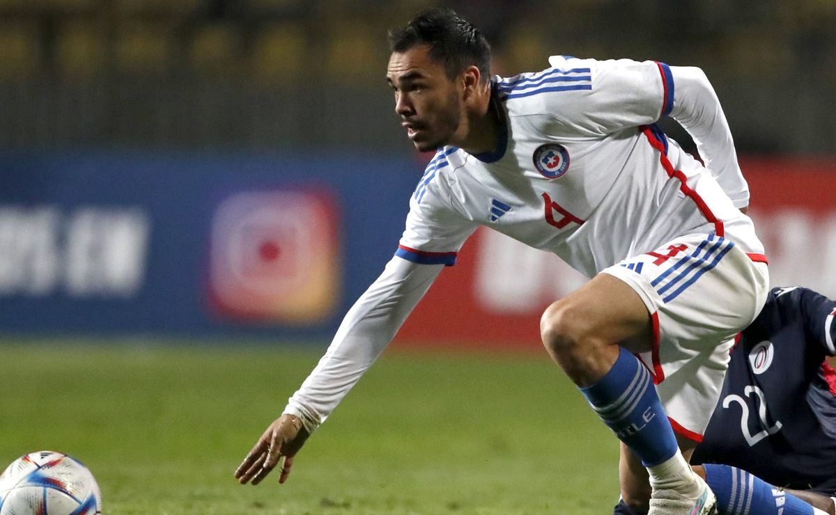 Suazo se saca el sombrero por la selección: "Muy feliz por el juego"