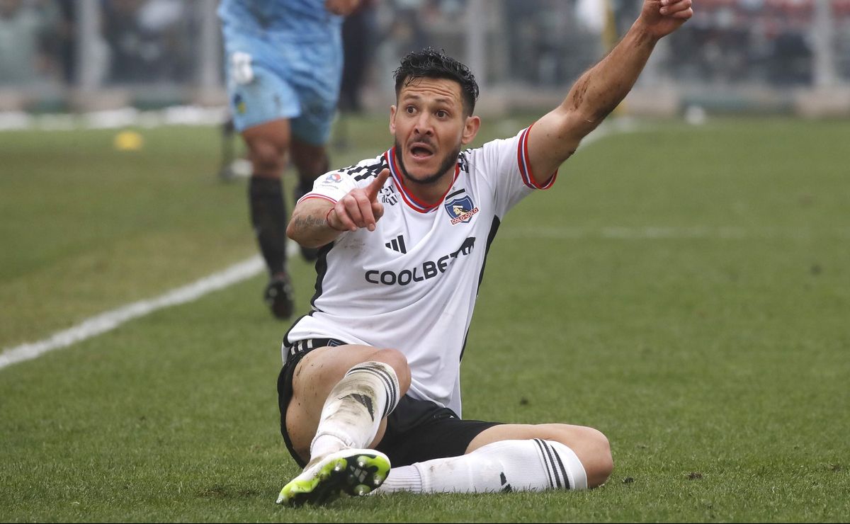 Ramiro González promete trabajo para volver a la titularidad de Colo Colo