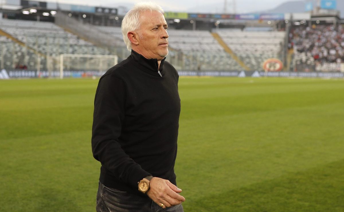 Ivo Basay agradece el cariño de los hinchas de Colo Colo en el ...